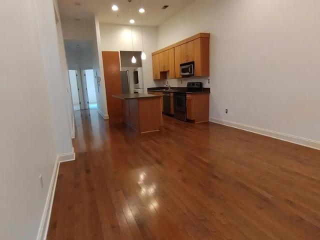 760 Wedgewood Park # 103