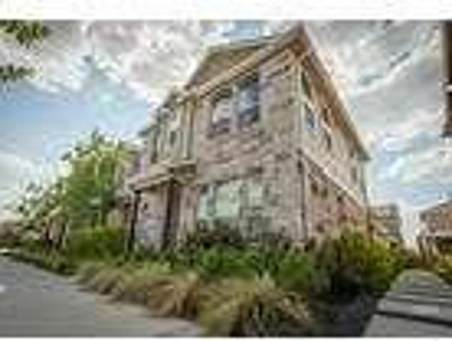 7614 Easy Wind DR Austin TX 78757