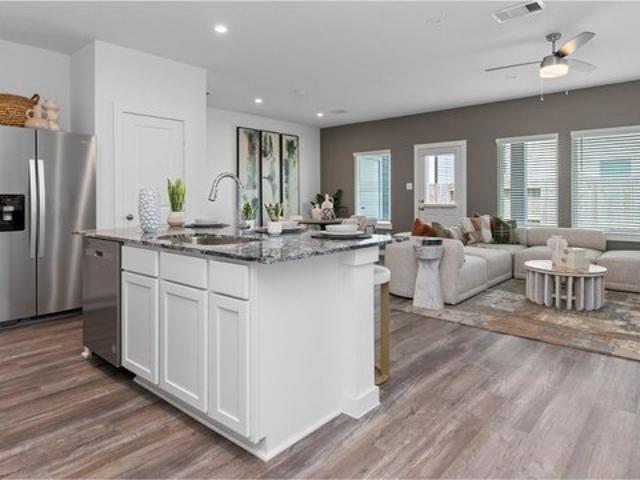 7616 Inwood Grove Ln, Houston, TX 77088