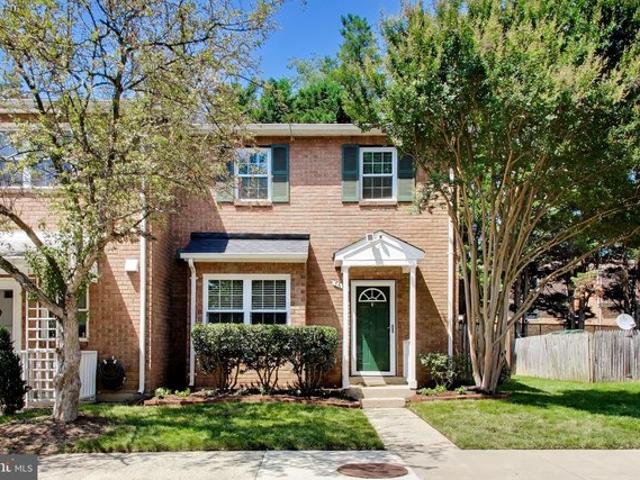 7616 Lee Landing Dr, Falls Church, VA 22043
