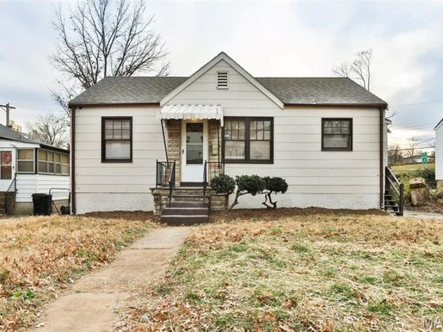 7616 Stanwood Dr, Saint Louis, MO 63121