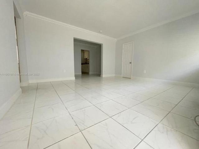 7617 Carlyle Ave #3 Miami Beach, FL 33141