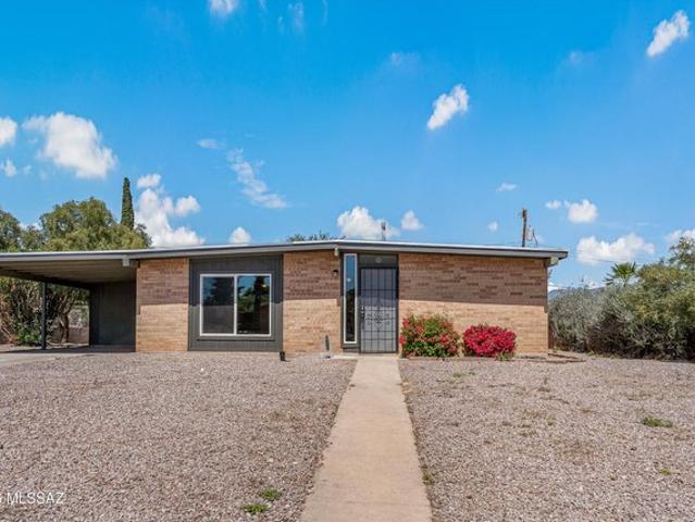 7617 E Morelos Pl, Tucson, AZ 85710