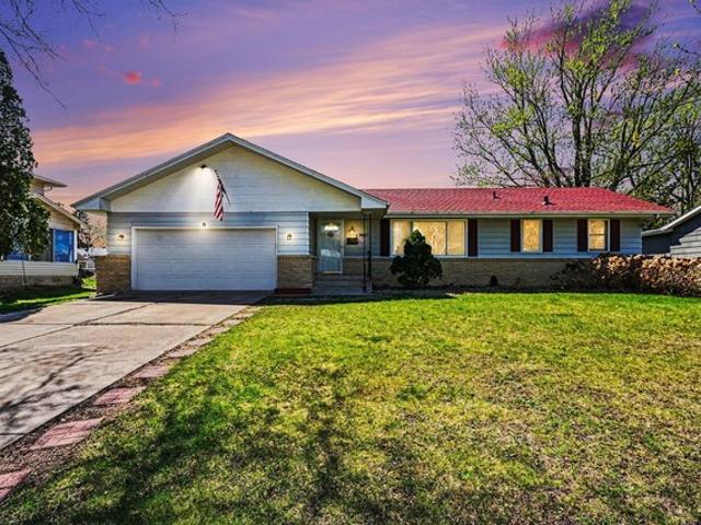7617 Lee Ave N, Brooklyn Park, MN 55443