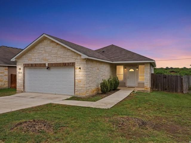 7618 Bit Cir, Elmendorf, TX 78112
