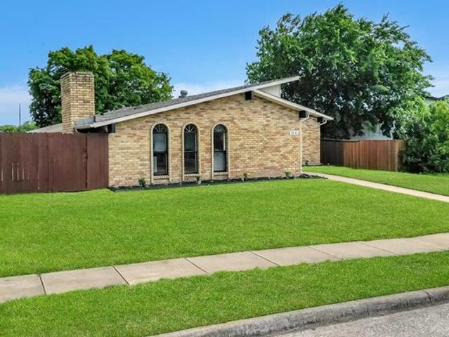 7618 Christie Ln, Dallas, TX 75249