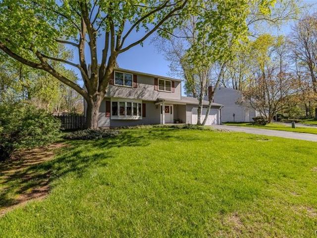 7618 Sandy Ln, Syracuse, NY 13212