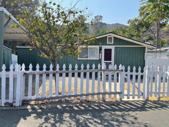 7618 Thousand Oaks Dr, Tujunga, CA 91042 in Tujunga, California
