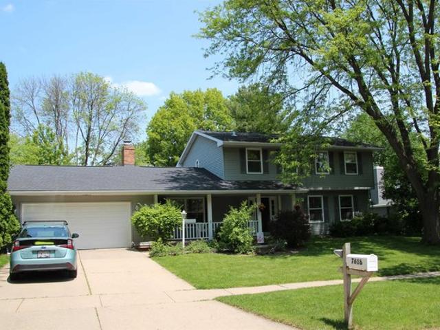 7618 Westchester Dr, Middleton, WI 53562