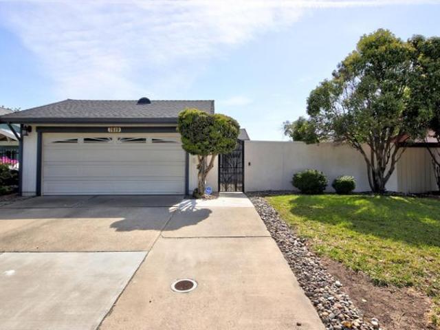 7619 Meadowstone Dr, Sacramento, CA 95823