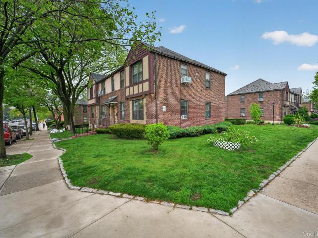 7619 Ditmars Boulevard 1