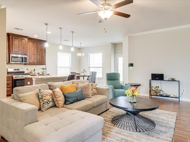 7610 Quartz Drive