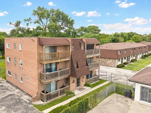 7610 S 88th Ct Unit 2N, Justice, IL 60458