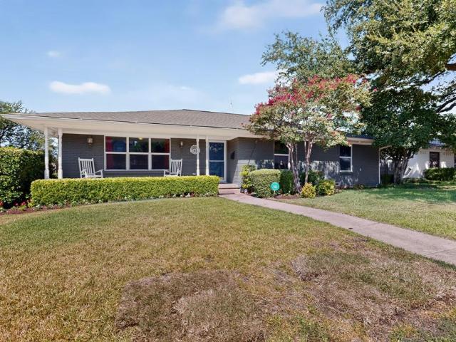 7611 El Pensador Drive