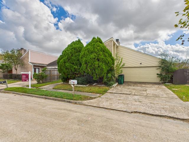 7611 Hopewell Ln, Houston, TX 77071 | MLS #91458