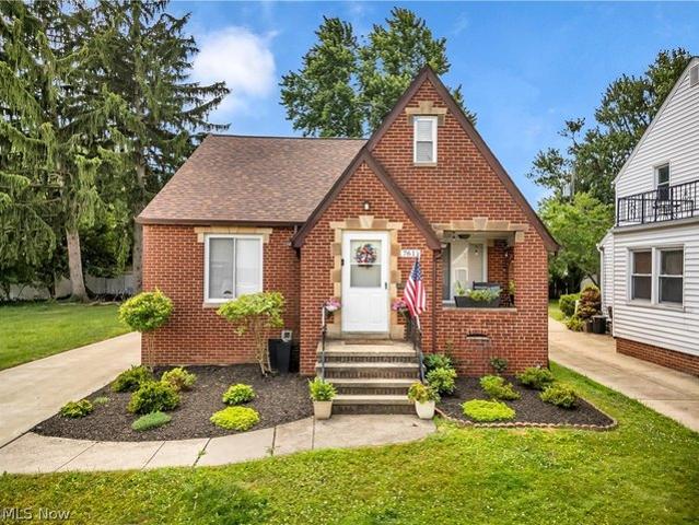 7611 Wainstead Dr, Parma, OH 44129