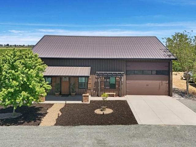 7613 E Harney Ln, Lodi, CA 95240