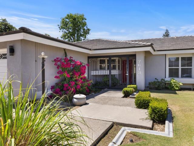 7613 Eastlorne Court
