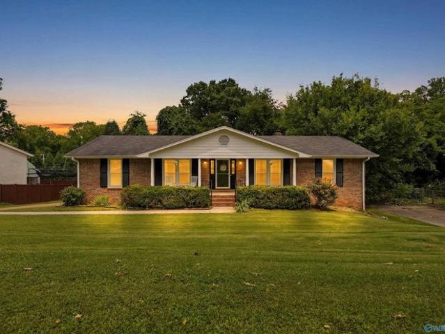 7613 Fleming Hills Dr SW, Huntsville, AL 35802