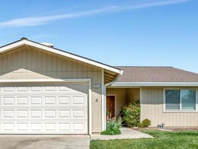7613 Valley Wood Dr, Sacramento, CA 95828