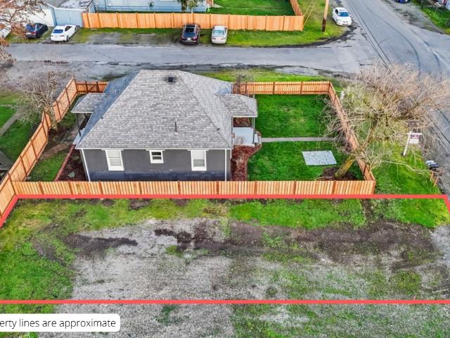 761 110th St S, Tacoma, WA 98444 | Compass