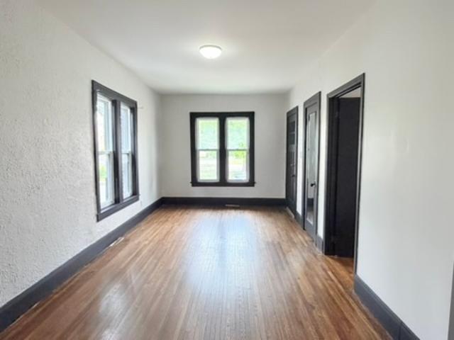 761 Cataraqui St, 2 beds, 1 full bath