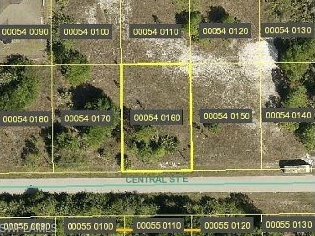 761 Central St E, Lehigh Acres, FL 33974