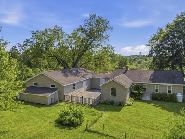 761 Gardiner Rd, Wiscasset, ME 04578