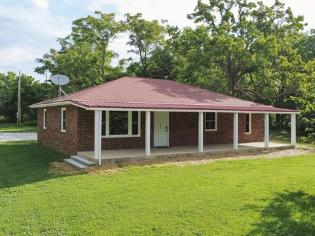 761 N Dade 154 St, Everton, MO 65646