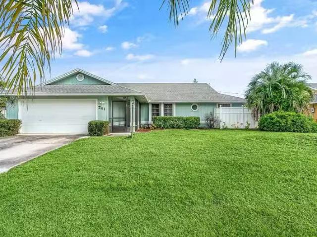 761 SE Fallon Dr, Port Saint Lucie, FL 34983 MLS RX 11076916