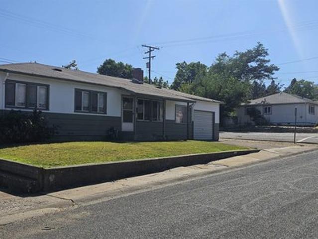 761 Pioneer St, Yreka, CA 96097
