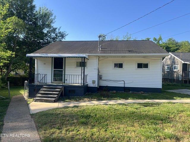 761 W Outer Dr, Oak Ridge, TN 37830
