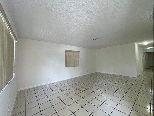 7624 SW 10th St, North Lauderdale, FL 33068