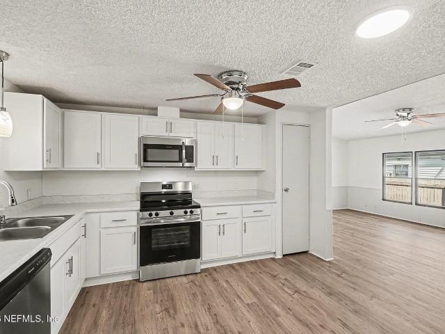 7624 Timberwood Dr, Jacksonville, FL 32256 | MLS #2134 | Compass
