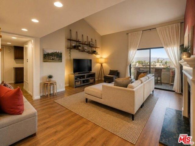 7625 Reseda Blvd Unit 305, Los Angeles, CA 91335