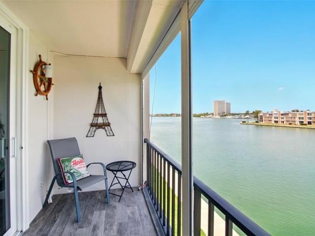 7625 Sun Island Dr S Apt 304, South Pasadena, FL 33707