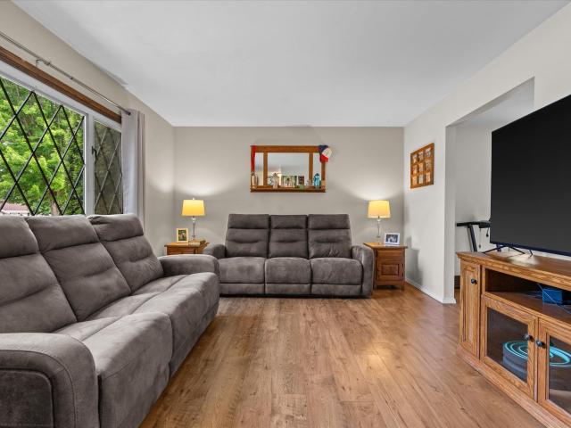 7625 S Manitowoc Ave