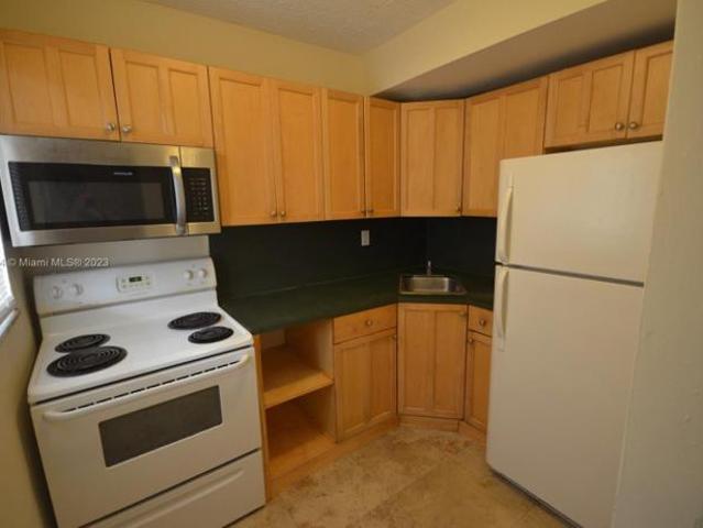 7626 6th Ct NE #6, Miami, FL 33138