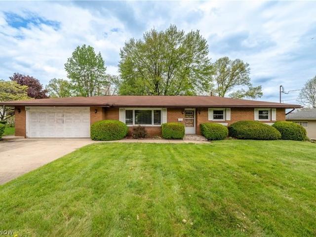 7627 Catherine St, Masury, OH 44438