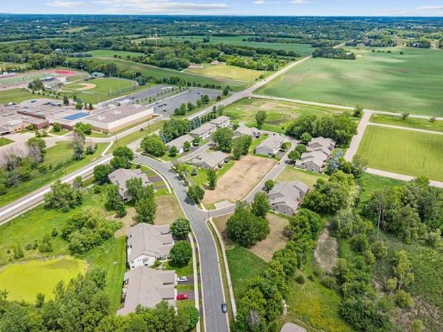 7627 Fox Creek Ct, Greenfield, MN 55373