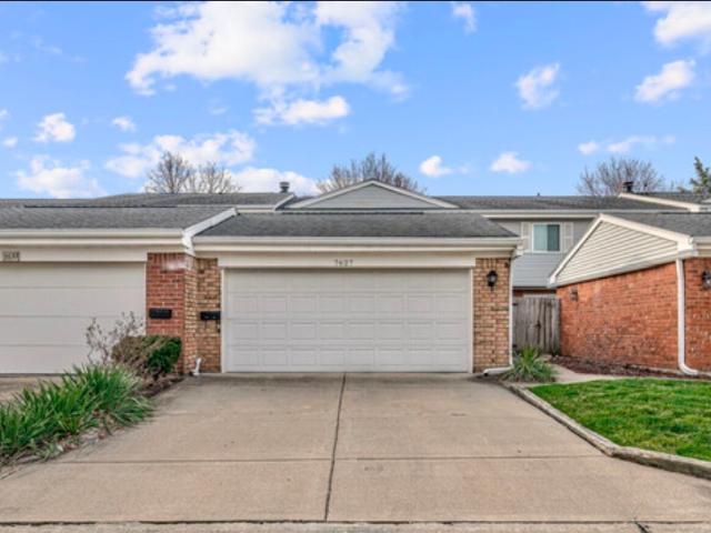 7627 Vintage Ct, Lawrence, IN 46226 | MLS #22083 | Compass