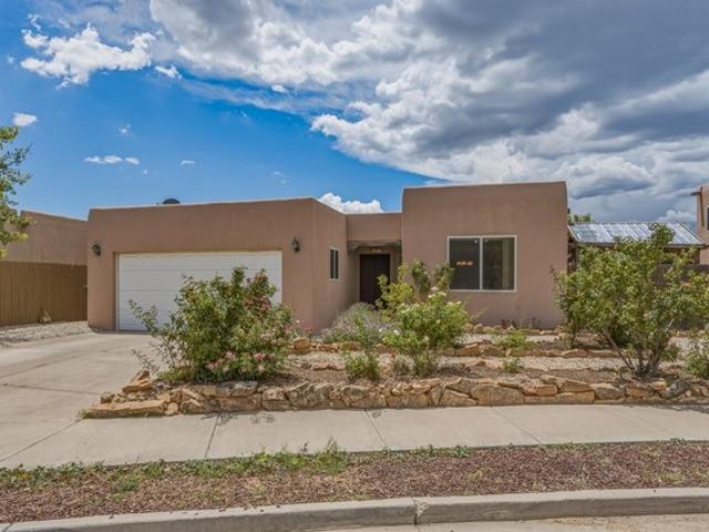 7628 Cree Cir, Santa Fe, NM 87507