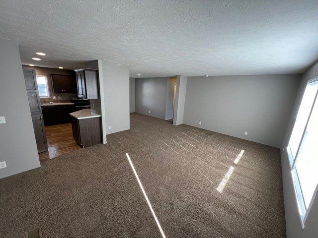7628 Lauren Dr, Newport, MI 48166