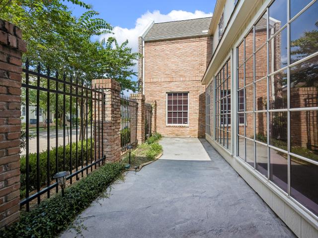 7629 Del Monte Drive