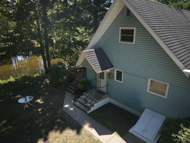 7629 W Rivers Bend Dr, Manistique, MI 49854