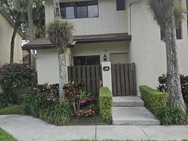 7620 NW 79th Ave Apt J8, Tamarac, FL 33321