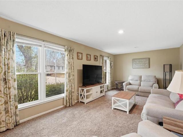 7620 E 100th St, Kansas City, MO 64134 | Compass