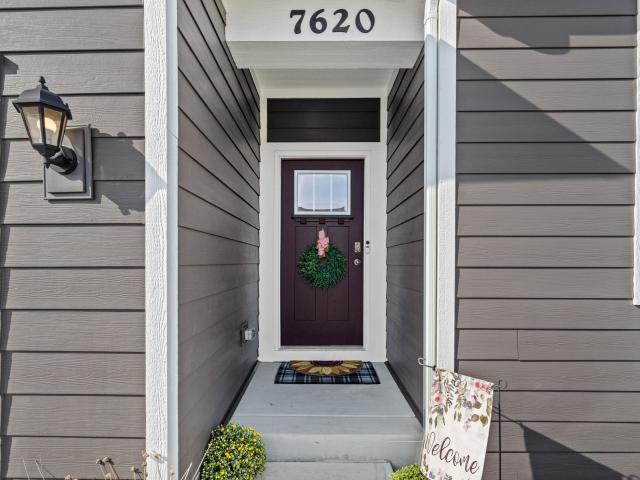 7620 W 105th Place