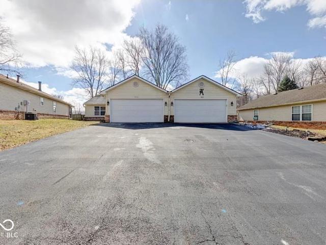 7621 Orchard Village Dr, Indianapolis, IN 46217 | MLS #22098