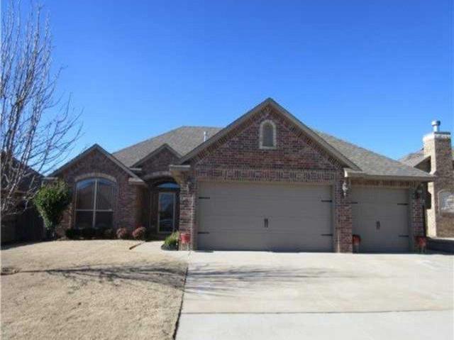 7621 Twin Oaks Dr, Yukon, OK 73099